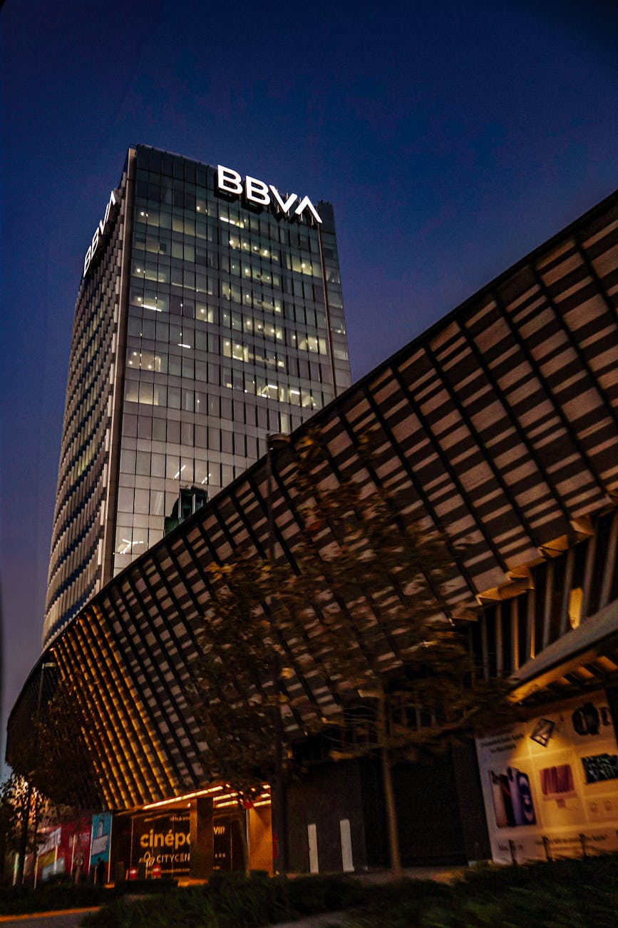 BBVA Perú lines up IFC loan - LatinFinance